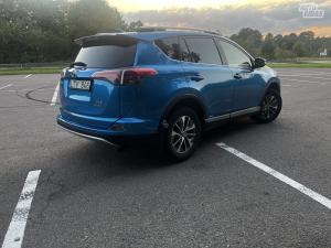 Blue Toyota RAV4 2016 in Vilnius, with an engine capacity of 2.50 L and mileage of 146 thousand km for 15900 €, photo 6 on AUTOMOTO.COM.LV