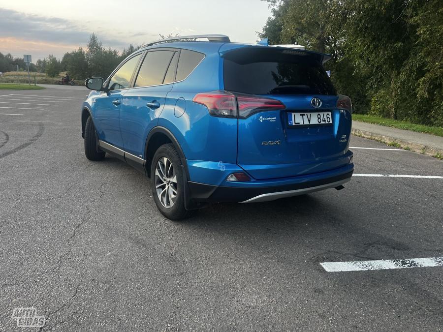 Blue Toyota RAV4 2016 in Vilnius, with an engine capacity of 2.50 L and mileage of 146 thousand km for 15900 €, photo 7 on AUTOMOTO.COM.LV