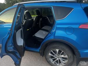 Blue Toyota RAV4 2016 in Vilnius, with an engine capacity of 2.50 L and mileage of 146 thousand km for 15900 €, photo 10 on AUTOMOTO.COM.LV