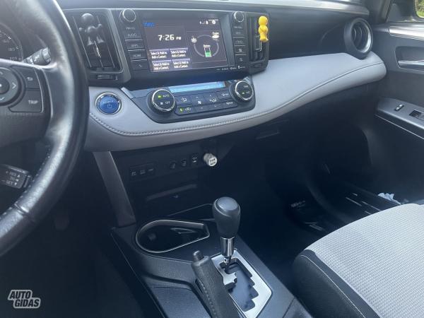 Blue Toyota RAV4 2016 in Vilnius, with an engine capacity of 2.50 L and mileage of 146 thousand km for 15900 €, photo 11 on AUTOMOTO.COM.LV