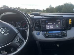 Blue Toyota RAV4 2016 in Vilnius, with an engine capacity of 2.50 L and mileage of 146 thousand km for 15900 €, photo 12 on AUTOMOTO.COM.LV