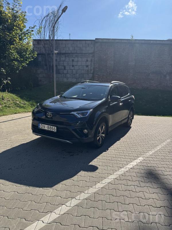 Zils Toyota RAV4 2017 Rīga, ar dzinēja tilpumu 2.00 L un nobraukumu 130 tūkst. km par 15000 €, foto 3 vietnē AUTOMOTO.COM.LV