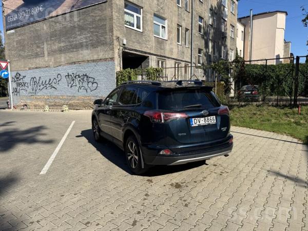 Zils Toyota RAV4 2017 Rīga, ar dzinēja tilpumu 2.00 L un nobraukumu 130 tūkst. km par 15000 €, foto 5 vietnē AUTOMOTO.COM.LV