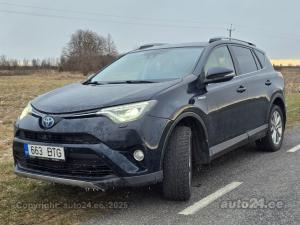 Blue Toyota RAV4 2017 in Tallinn, with an engine capacity of 2.50 L and mileage of 305 thousand km for 16200 €, photo 2 on AUTOMOTO.COM.LV