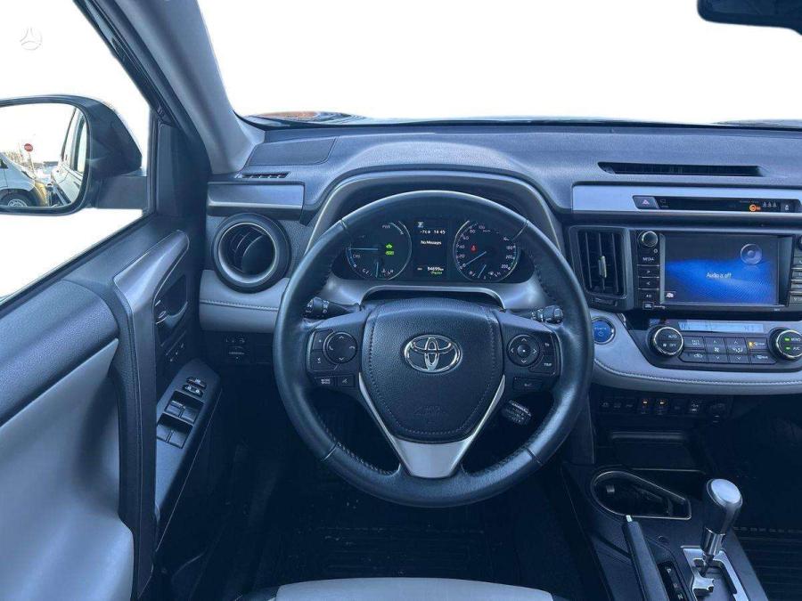 Blue Toyota RAV4 2017 in Klaipeda, with an engine capacity of 2.49 L and mileage of 95 thousand km for 21900 €, photo 9 on AUTOMOTO.COM.LV