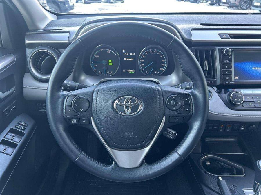 Blue Toyota RAV4 2017 in Klaipeda, with an engine capacity of 2.49 L and mileage of 95 thousand km for 21900 €, photo 11 on AUTOMOTO.COM.LV