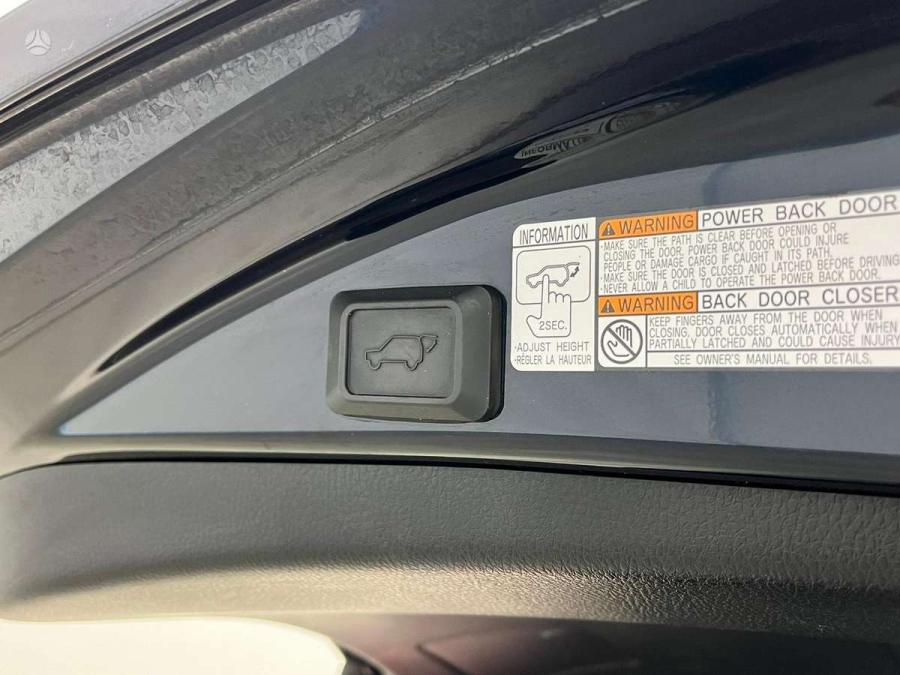 Blue Toyota RAV4 2017 in Panevezys, with an engine capacity of 2.49 L and mileage of 175 thousand km for 18590 €, photo 17 on AUTOMOTO.COM.LV