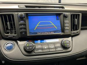 Blue Toyota RAV4 2017 in Panevezys, with an engine capacity of 2.49 L and mileage of 175 thousand km for 18590 €, photo 33 on AUTOMOTO.COM.LV
