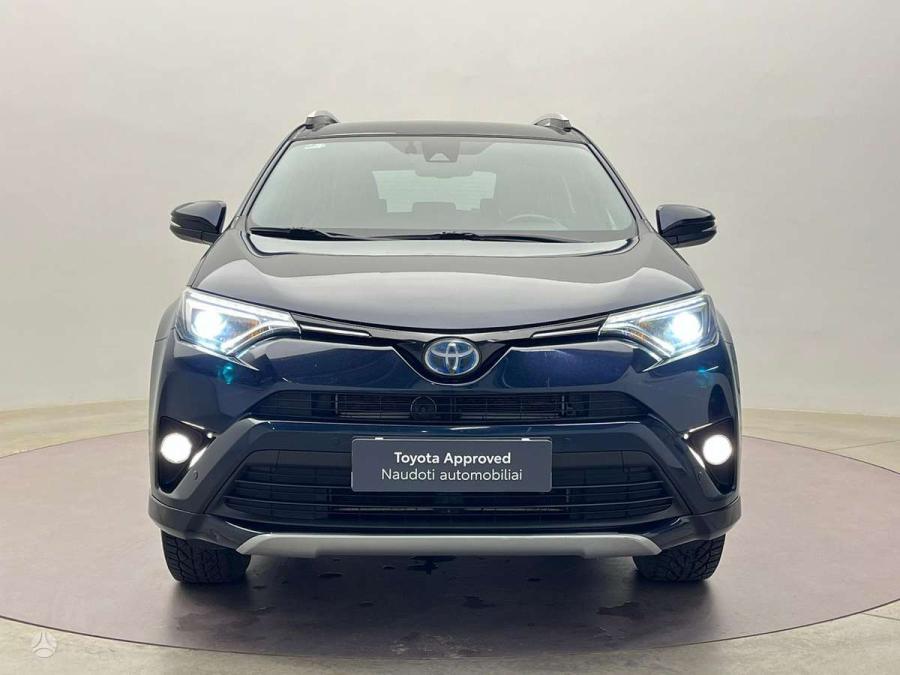 Blue Toyota RAV4 2017 in Panevezys, with an engine capacity of 2.49 L and mileage of 175 thousand km for 18590 €, photo 38 on AUTOMOTO.COM.LV
