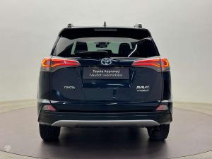 Blue Toyota RAV4 2017 in Panevezys, with an engine capacity of 2.49 L and mileage of 175 thousand km for 18590 €, photo 40 on AUTOMOTO.COM.LV