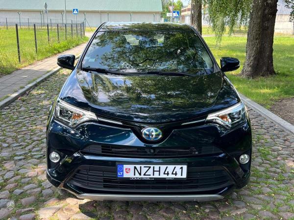 Blue Toyota RAV4 2017 in Kaunas, with an engine capacity of 2.49 L and mileage of 158 thousand km for 16999 €, photo 2 on AUTOMOTO.COM.LV