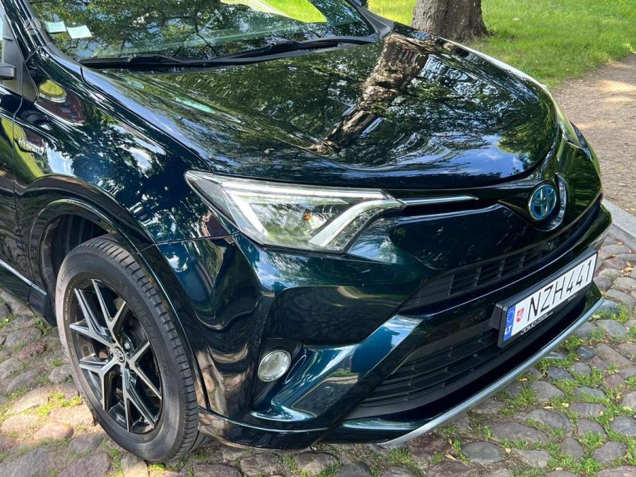 Blue Toyota RAV4 2017 in Kaunas, with an engine capacity of 2.49 L and mileage of 158 thousand km for 16999 €, photo 6 on AUTOMOTO.COM.LV