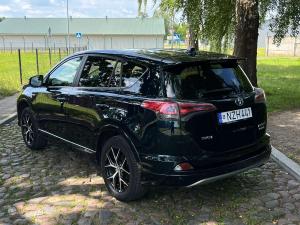 Blue Toyota RAV4 2017 in Kaunas, with an engine capacity of 2.49 L and mileage of 158 thousand km for 16999 €, photo 8 on AUTOMOTO.COM.LV