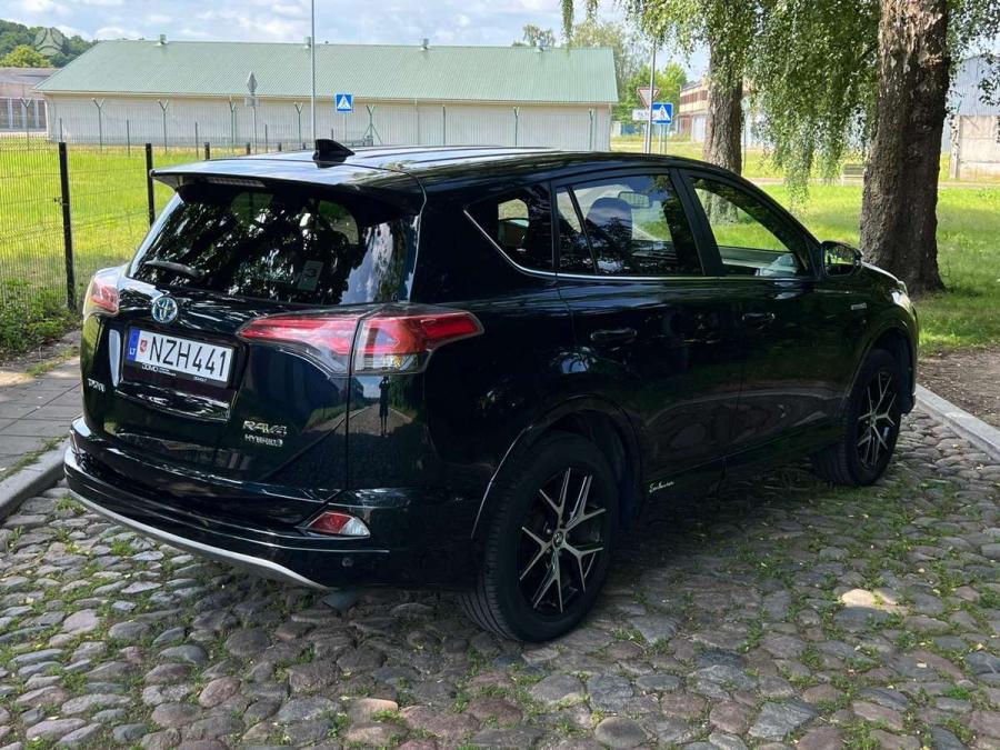 Blue Toyota RAV4 2017 in Kaunas, with an engine capacity of 2.49 L and mileage of 158 thousand km for 16999 €, photo 10 on AUTOMOTO.COM.LV