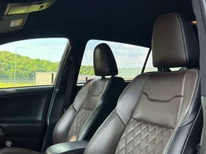 Blue Toyota RAV4 2017 in Kaunas, with an engine capacity of 2.49 L and mileage of 158 thousand km for 16999 €, photo 13 on AUTOMOTO.COM.LV