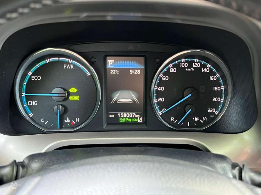 Blue Toyota RAV4 2017 in Kaunas, with an engine capacity of 2.49 L and mileage of 158 thousand km for 16999 €, photo 27 on AUTOMOTO.COM.LV