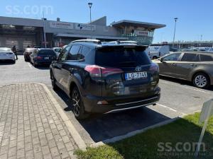 Zils Toyota RAV4 2018 Ogre, ar dzinēja tilpumu 2.50 L un nobraukumu 123 tūkst. km par 19000 €, foto 2 vietnē AUTOMOTO.COM.LV