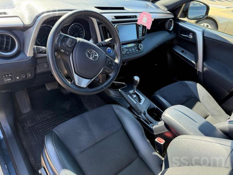 Zils Toyota RAV4 2018 Ogre, ar dzinēja tilpumu 2.50 L un nobraukumu 123 tūkst. km par 19000 €, foto 4 vietnē AUTOMOTO.COM.LV