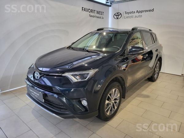 Blue Toyota RAV4 2018 in Ventspils, with an engine capacity of 2.50 L and mileage of 177 thousand km for 17500 €, photo 1 on AUTOMOTO.COM.LV