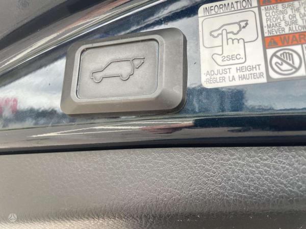 Blue Toyota RAV4 2018 in Vilnius, with an engine capacity of 2.50 L and mileage of 79 thousand km for 15999 €, photo 7 on AUTOMOTO.COM.LV