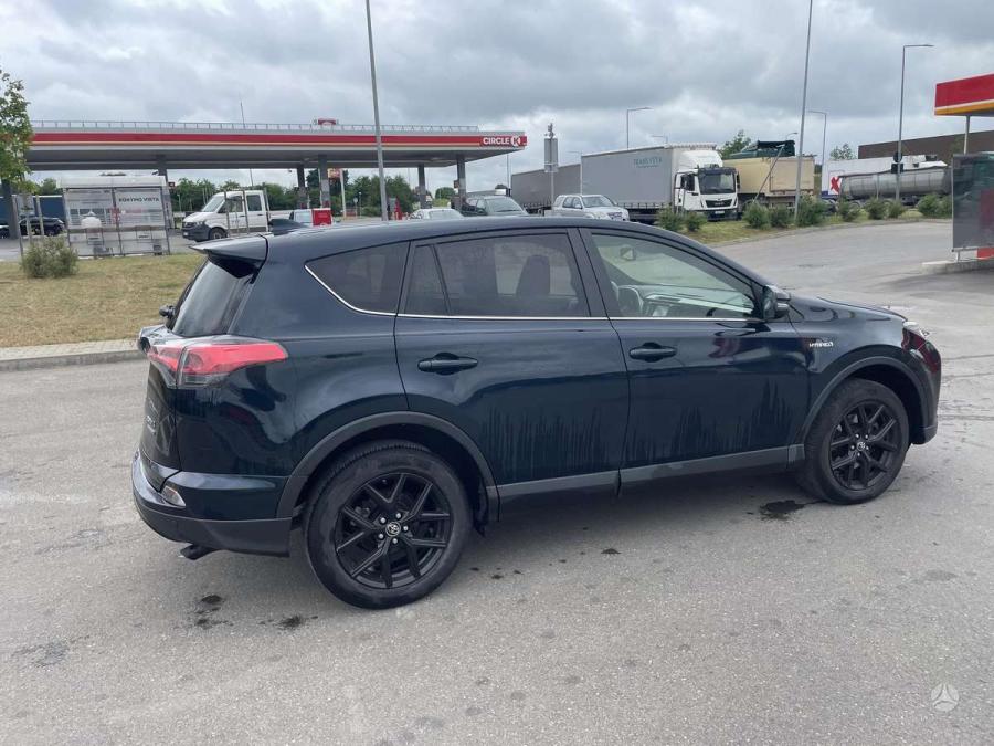 Blue Toyota RAV4 2018 in Vilnius, with an engine capacity of 2.50 L and mileage of 79 thousand km for 15999 €, photo 18 on AUTOMOTO.COM.LV