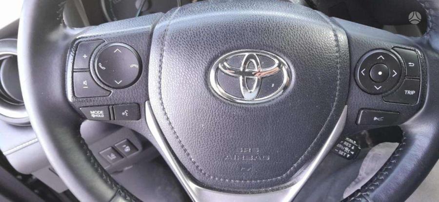 Blue Toyota RAV4 2018 in Vilnius, with an engine capacity of 2.50 L and mileage of 285 thousand km for 12999 €, photo 12 on AUTOMOTO.COM.LV