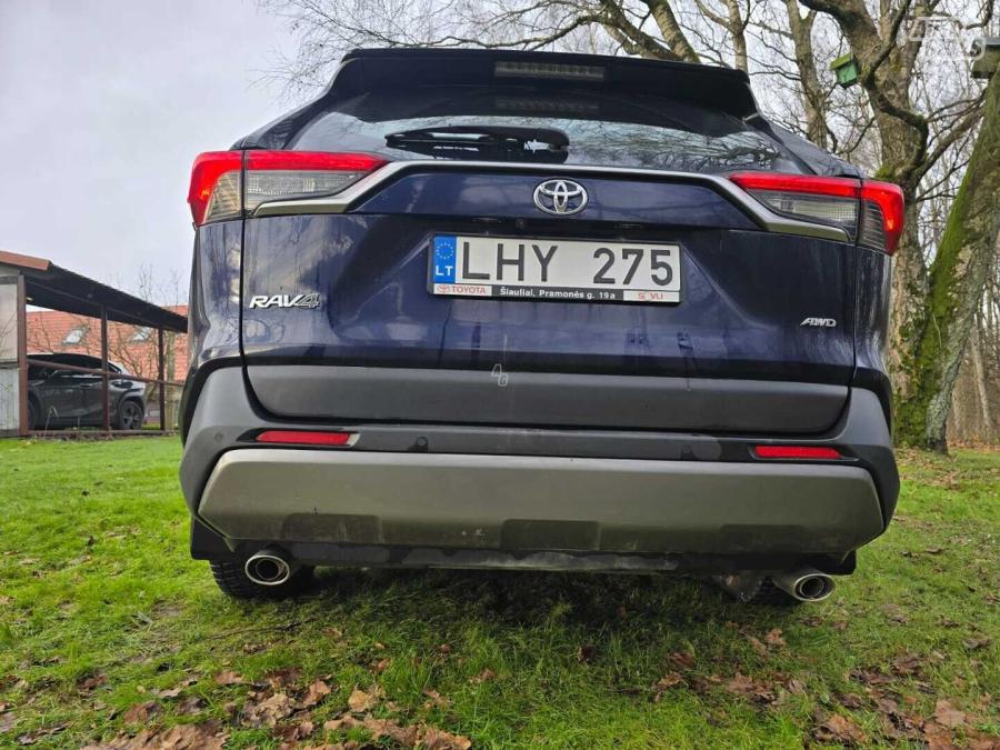 Blue Toyota RAV4 2019 in Taurage, with an engine capacity of 2.00 L and mileage of 65 thousand km for 22999 €, photo 2 on AUTOMOTO.COM.LV