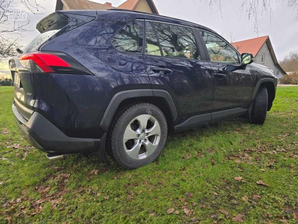 Blue Toyota RAV4 2019 in Taurage, with an engine capacity of 2.00 L and mileage of 65 thousand km for 22999 €, photo 6 on AUTOMOTO.COM.LV