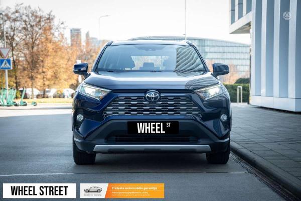 Zils Toyota RAV4 2019 Viļņa, ar dzinēja tilpumu 1.99 L un nobraukumu 139 tūkst. km par 20700 €, foto 1 vietnē AUTOMOTO.COM.LV
