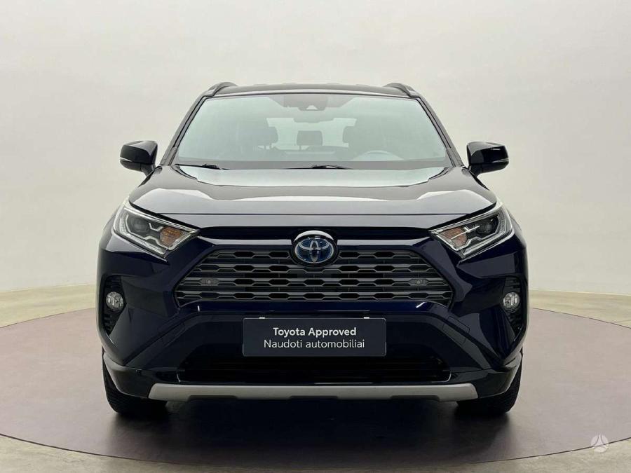 Blue Toyota RAV4 2019 in Panevezys, with an engine capacity of 2.49 L and mileage of 183 thousand km for 23990 €, photo 2 on AUTOMOTO.COM.LV