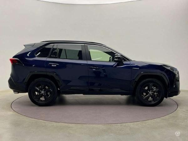 Blue Toyota RAV4 2019 in Panevezys, with an engine capacity of 2.49 L and mileage of 183 thousand km for 23990 €, photo 4 on AUTOMOTO.COM.LV