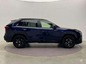 Blue Toyota RAV4 2019 in Panevezys, with an engine capacity of 2.49 L and mileage of 183 thousand km for 23990 €, photo 4 on AUTOMOTO.COM.LV