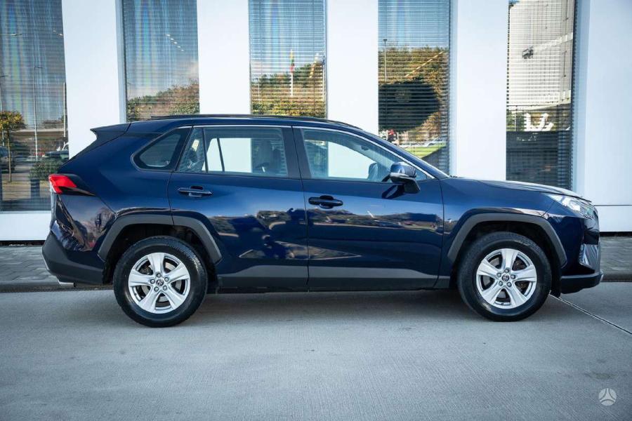 Zils Toyota RAV4 2019 Viļņa, ar dzinēja tilpumu 1.99 L un nobraukumu 139 tūkst. km par 20500 €, foto 7 vietnē AUTOMOTO.COM.LV