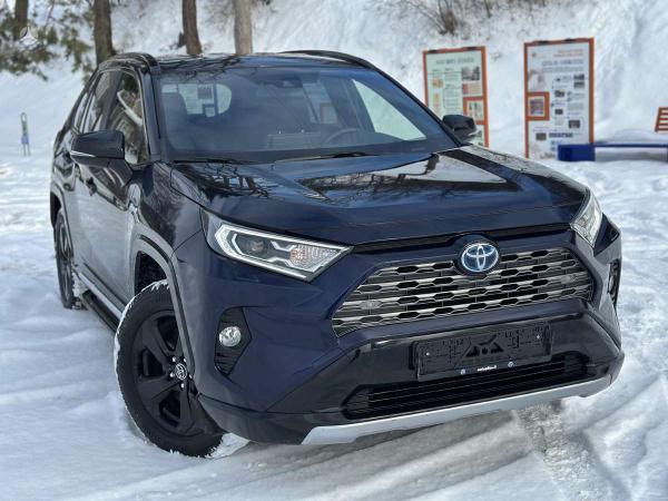Blue Toyota RAV4 2019 in Kaunas, with an engine capacity of 2.49 L and mileage of 189 thousand km for 21950 €, photo 1 on AUTOMOTO.COM.LV