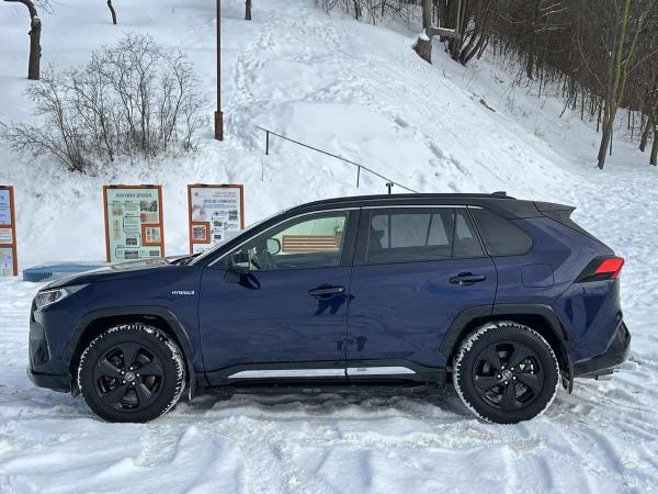 Blue Toyota RAV4 2019 in Kaunas, with an engine capacity of 2.49 L and mileage of 189 thousand km for 21950 €, photo 9 on AUTOMOTO.COM.LV