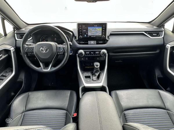 Blue Toyota RAV4 2019 in Kaunas, with an engine capacity of 2.49 L and mileage of 189 thousand km for 21950 €, photo 10 on AUTOMOTO.COM.LV