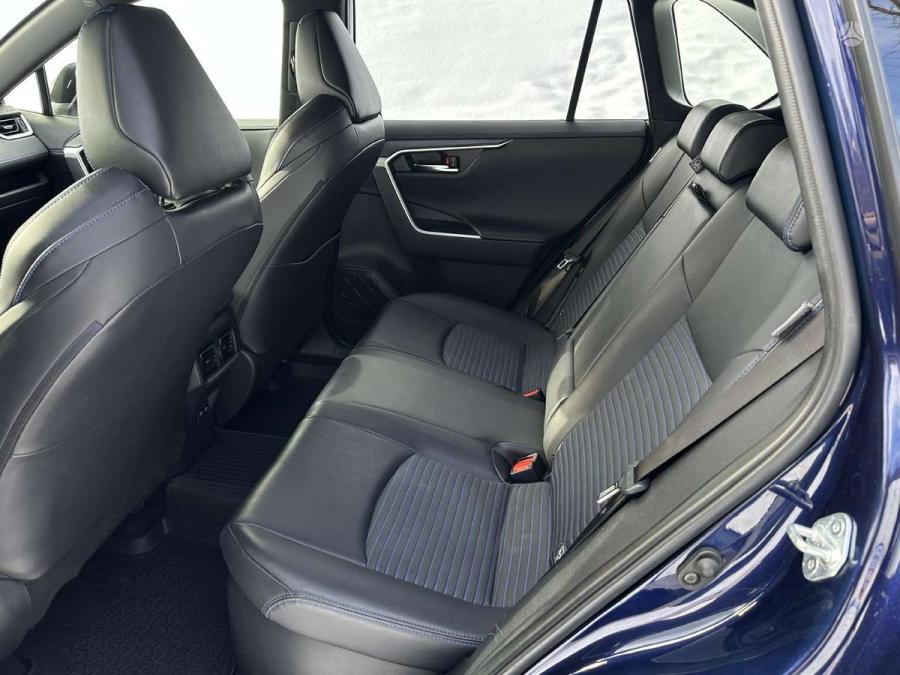 Blue Toyota RAV4 2019 in Kaunas, with an engine capacity of 2.49 L and mileage of 189 thousand km for 21950 €, photo 22 on AUTOMOTO.COM.LV