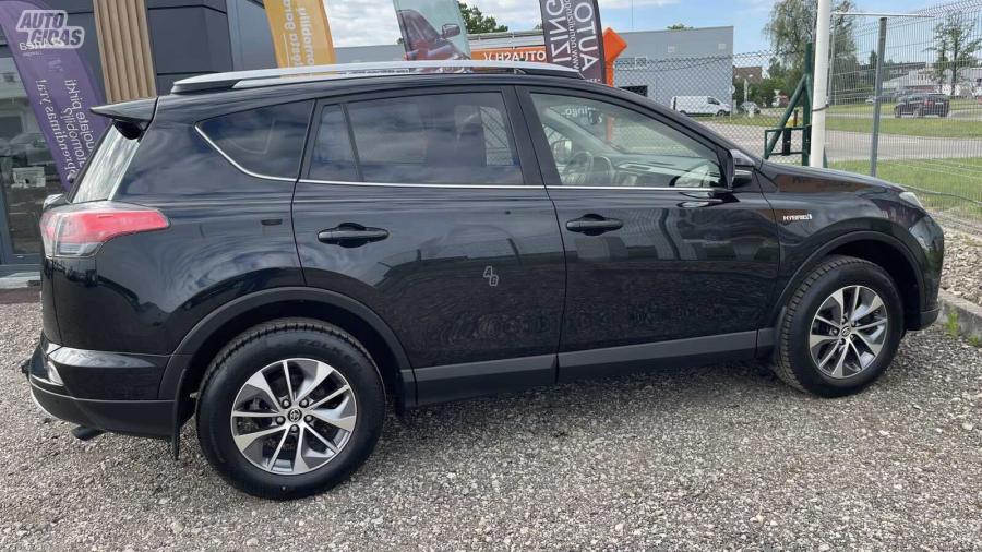 Blue Toyota RAV4 2019 in Marijampole, with an engine capacity of 2.00 L and mileage of 216 thousand km for 17900 €, photo 6 on AUTOMOTO.COM.LV