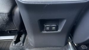 Blue Toyota RAV4 2019 in Marijampole, with an engine capacity of 2.00 L and mileage of 216 thousand km for 17900 €, photo 24 on AUTOMOTO.COM.LV