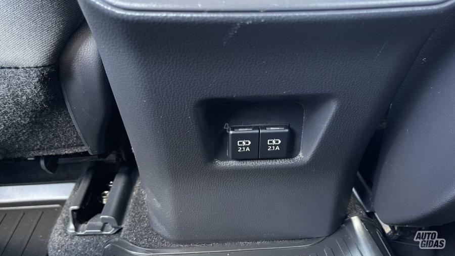 Blue Toyota RAV4 2019 in Marijampole, with an engine capacity of 2.00 L and mileage of 216 thousand km for 17900 €, photo 24 on AUTOMOTO.COM.LV