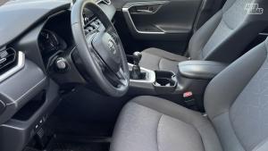 Blue Toyota RAV4 2019 in Marijampole, with an engine capacity of 2.00 L and mileage of 216 thousand km for 17900 €, photo 30 on AUTOMOTO.COM.LV