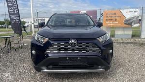 Blue Toyota RAV4 2019 in Marijampole, with an engine capacity of 2.00 L and mileage of 216 thousand km for 17900 €, photo 10 on AUTOMOTO.COM.LV