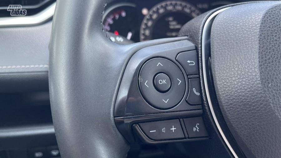 Blue Toyota RAV4 2019 in Marijampole, with an engine capacity of 2.00 L and mileage of 216 thousand km for 17900 €, photo 11 on AUTOMOTO.COM.LV
