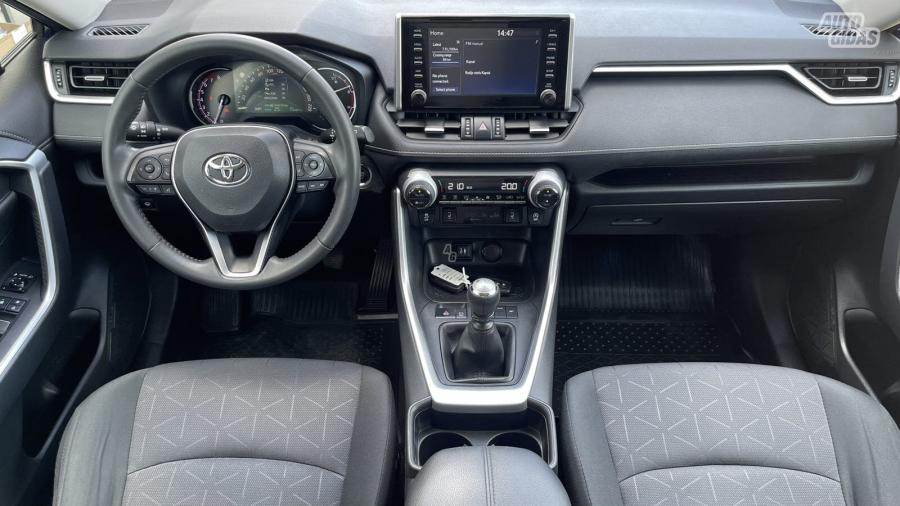 Blue Toyota RAV4 2019 in Marijampole, with an engine capacity of 2.00 L and mileage of 216 thousand km for 17900 €, photo 23 on AUTOMOTO.COM.LV