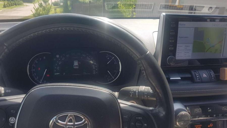 Blue Toyota RAV4 2019 in Kaunas, with an engine capacity of 1.99 L and mileage of 138 thousand km for 23000 €, photo 6 on AUTOMOTO.COM.LV