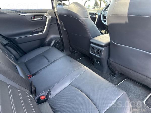 Zils Toyota RAV4 2019 Rīga, ar dzinēja tilpumu 2.50 L un nobraukumu 92 tūkst. km par 29990 €, foto 7 vietnē AUTOMOTO.COM.LV