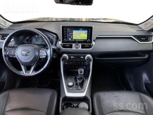 Zils Toyota RAV4 2019 Rīga, ar dzinēja tilpumu 2.50 L un nobraukumu 92 tūkst. km par 29990 €, foto 9 vietnē AUTOMOTO.COM.LV