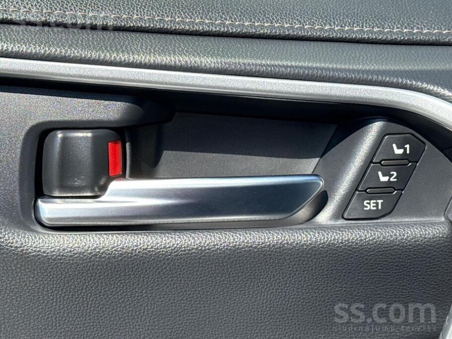 Zils Toyota RAV4 2019 Rīga, ar dzinēja tilpumu 2.50 L un nobraukumu 92 tūkst. km par 29990 €, foto 22 vietnē AUTOMOTO.COM.LV