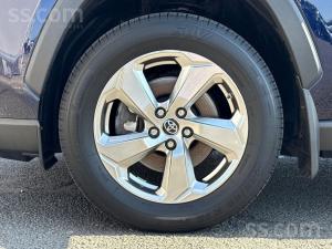 Zils Toyota RAV4 2019 Rīga, ar dzinēja tilpumu 2.50 L un nobraukumu 92 tūkst. km par 29990 €, foto 24 vietnē AUTOMOTO.COM.LV