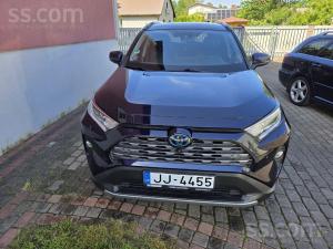 Blue Toyota RAV4 2019 in Riga, with an engine capacity of 2.50 L and mileage of 130 thousand km for 24000 €, photo  on AUTOMOTO.COM.LV